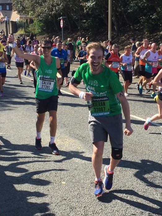 Judd Brothers Great North Run for MacMillan - Deutsch