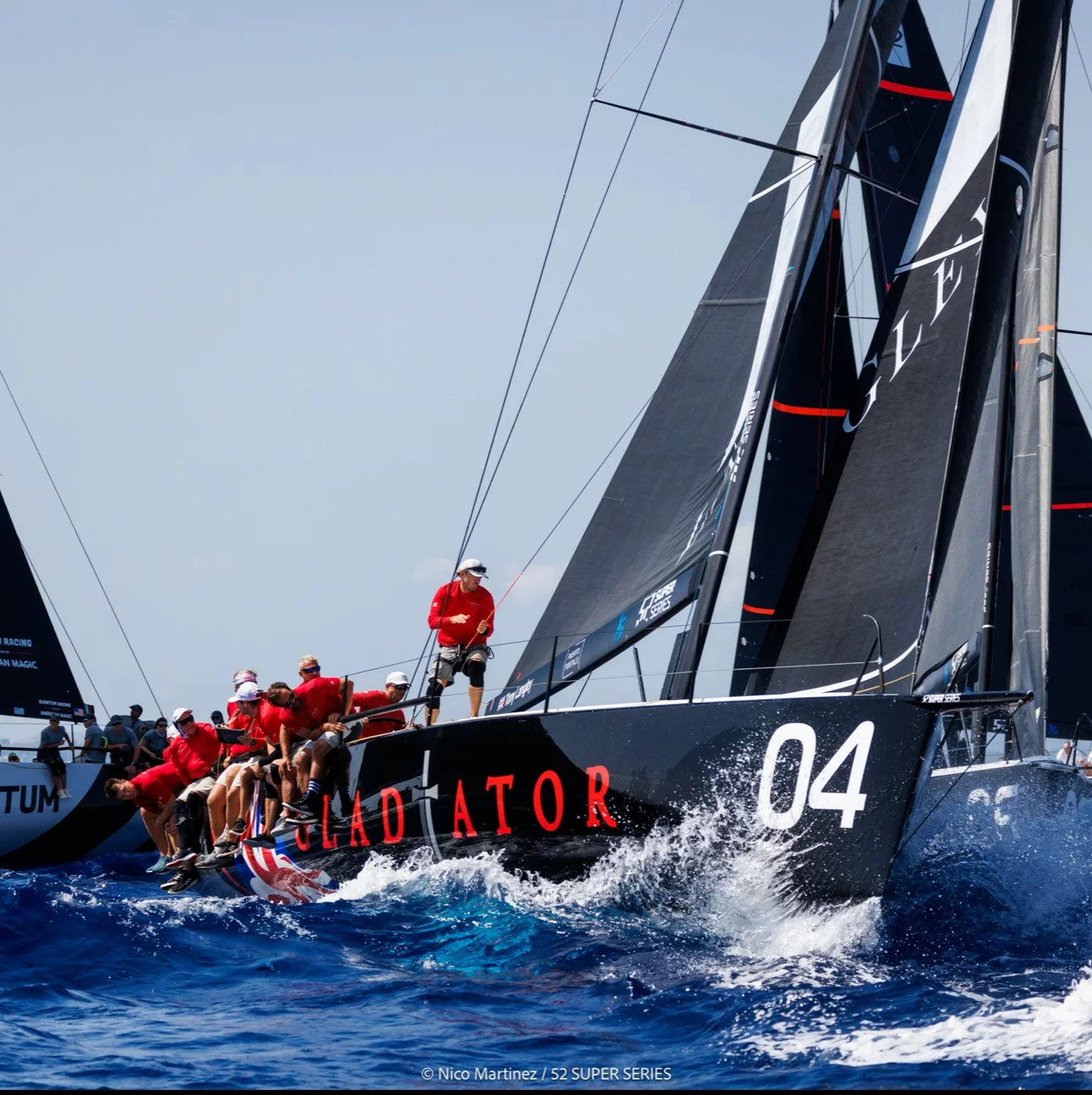 Back-to-Back Regatta Wins for the Gladiators - Chinese